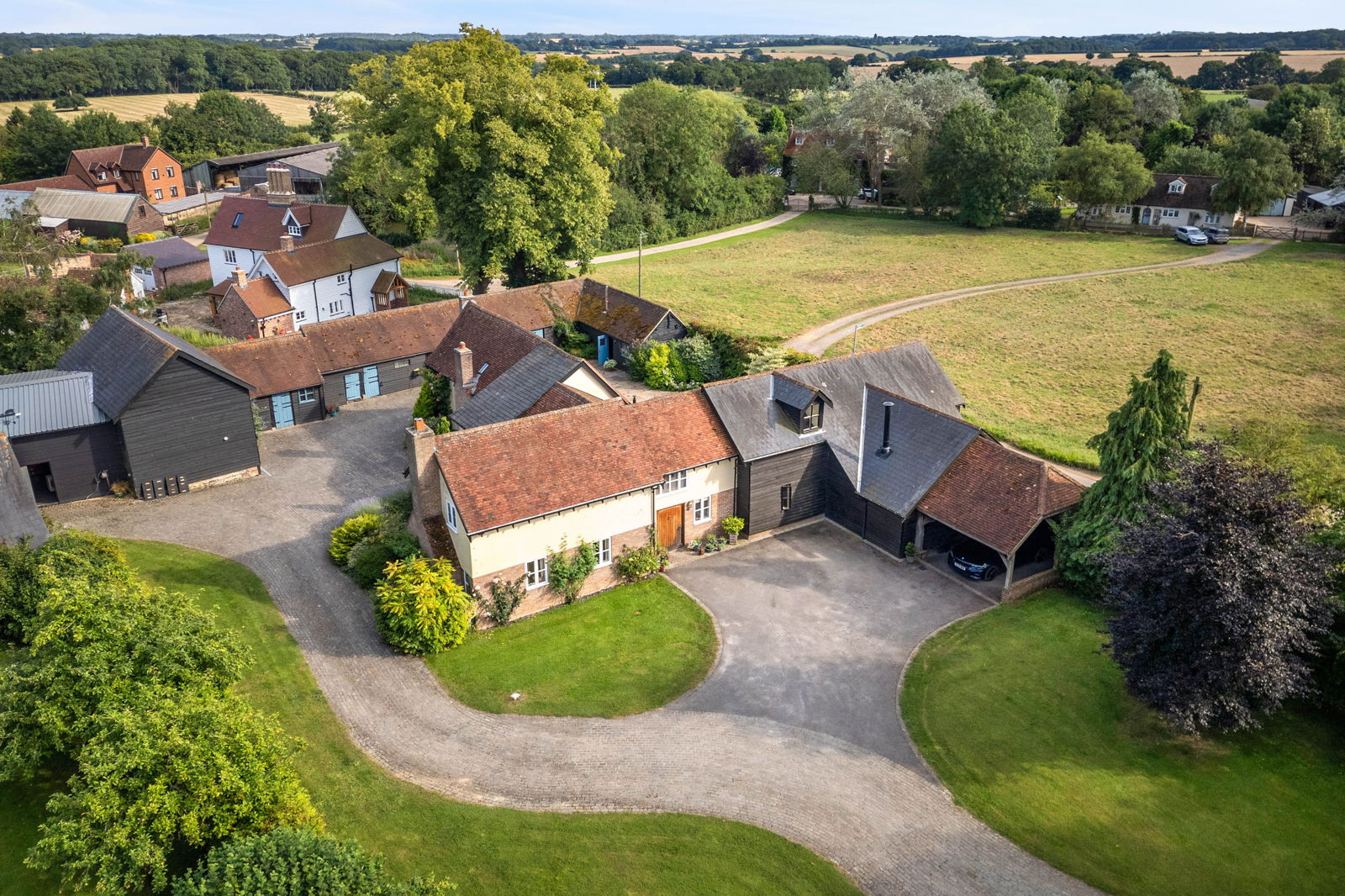Equestrian Estates & Farmhouses: UAE’s Luxury Niche Market